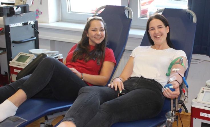 Diplomarbeits-Projekt: HLW-Schülerinnen organisierten Blutspende-Aktion