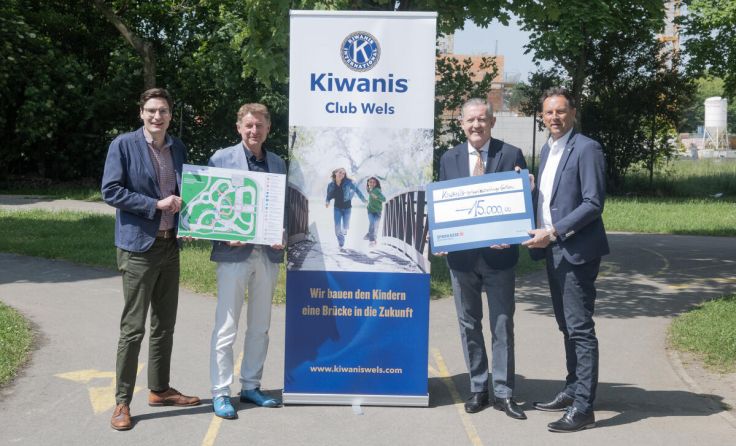 Das Fahrrad-Training für die Kinder bekommt einen modernen Garten