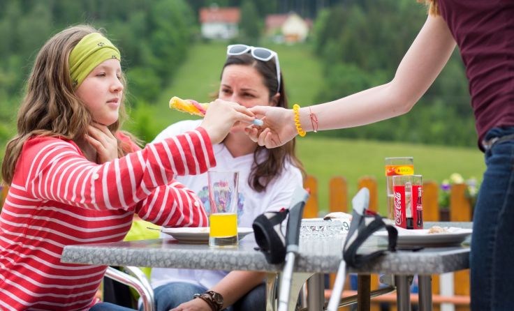 Insektenstich: richtig reagieren bei allergischer Reaktion