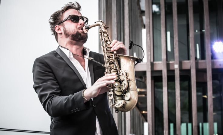 Open Air mit Max the Sax in Schloss Starhemberg
