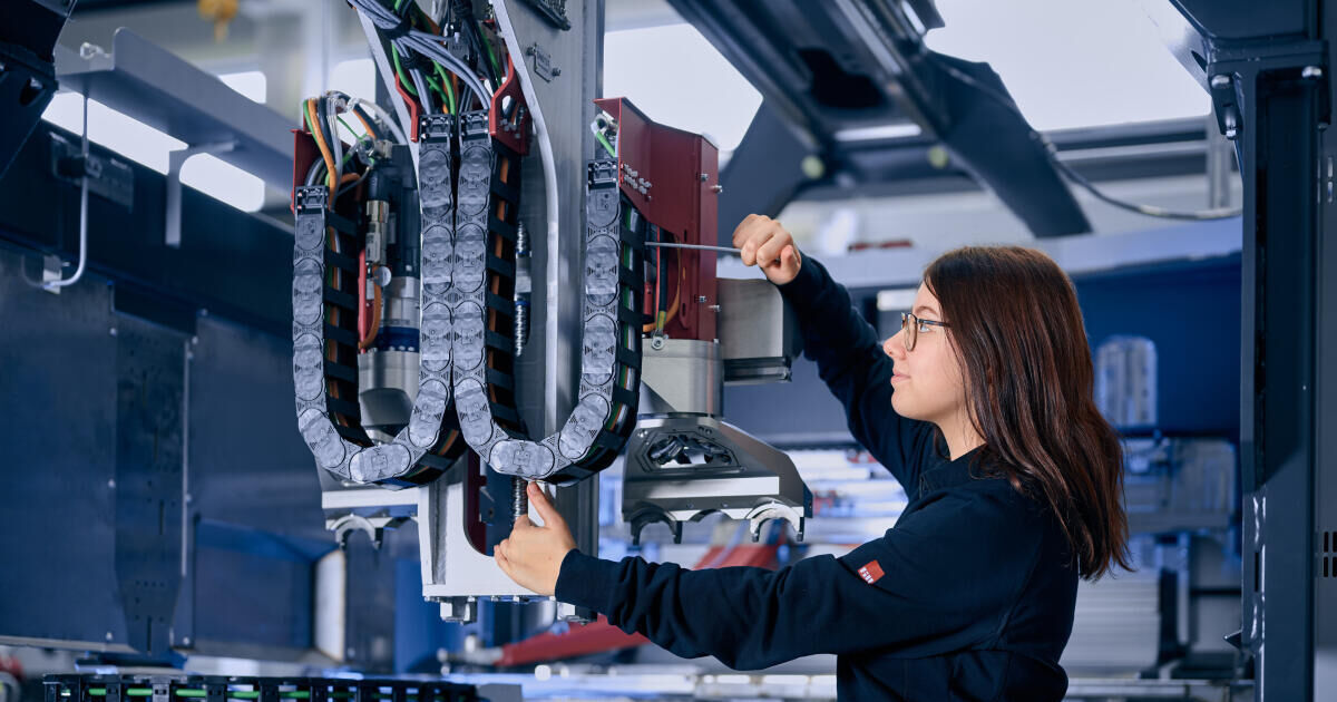 Ausbildung zur Mechatronikerin und zum Konstrukteur