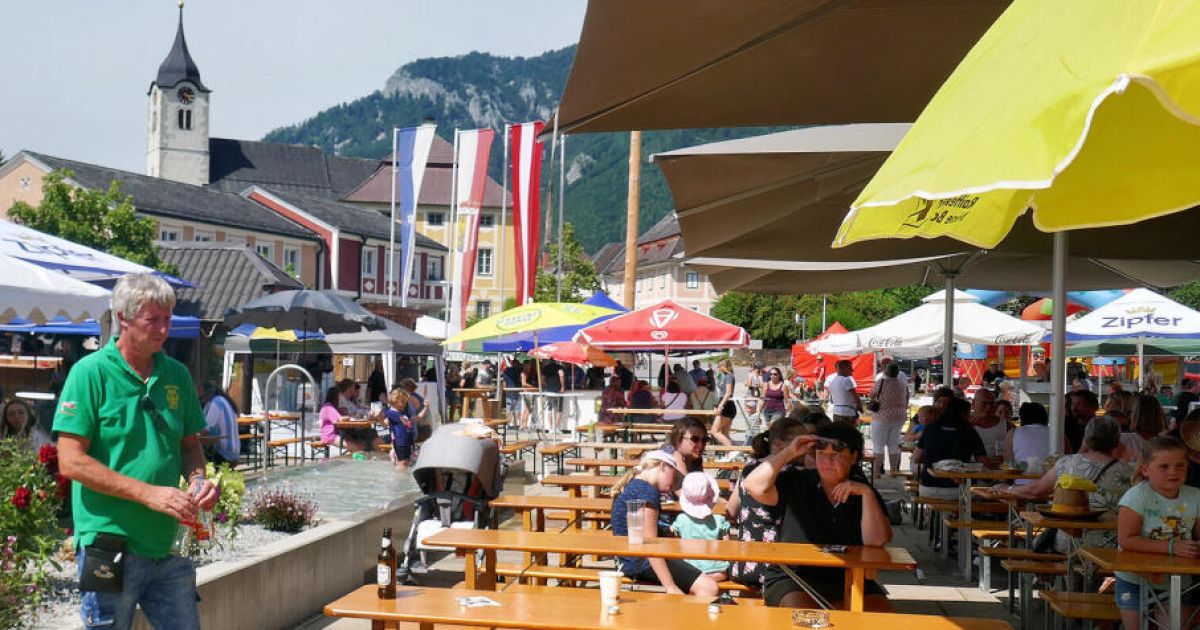 Begeisterte Besucher beim Mollner Marktfest