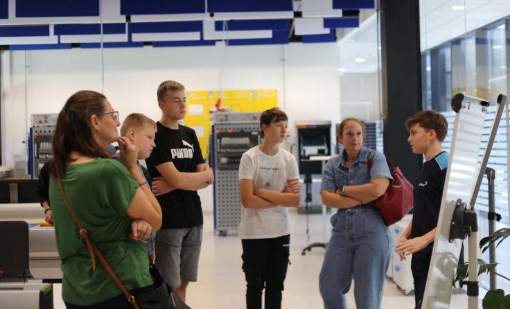 Großes Interesse am Tag der offenen Tür bei Greiner