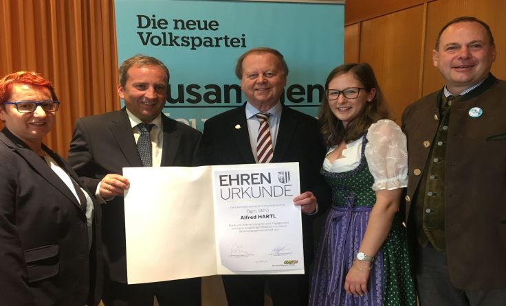 Bad Leonfeldner Bürgermeister Hartl wurde geehrt