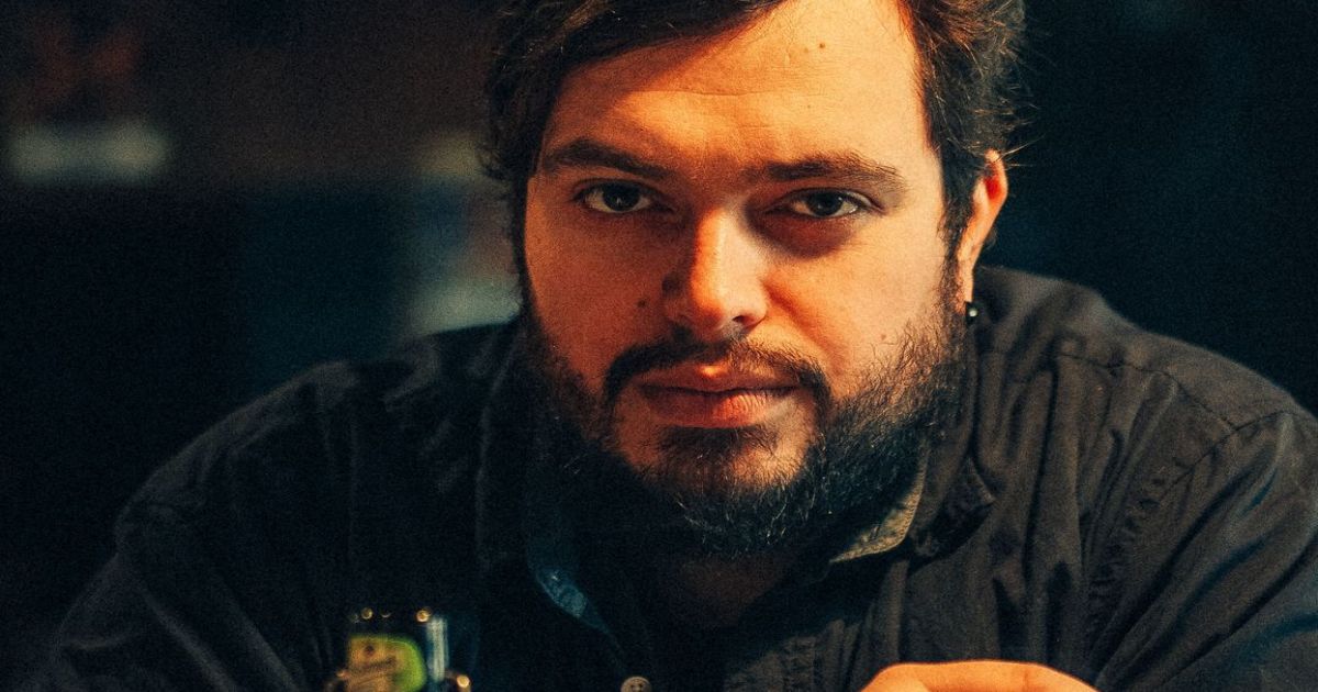 Mathias Kellner singt in der Spinnerei Traun über bayrische Erinnerungen