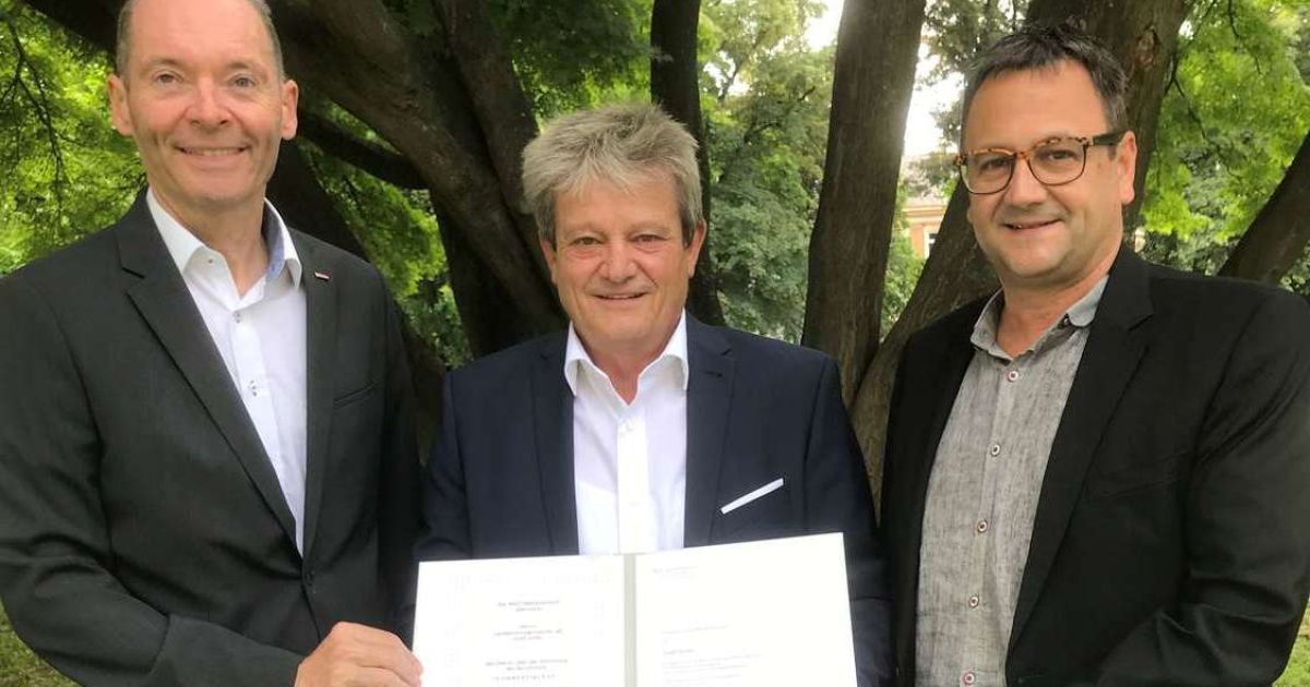 Josef Hofer ist Kommerzialrat