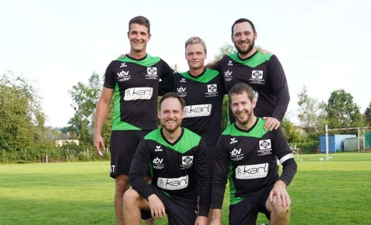Zeller Faustballer steigen in die 1. Landesliga auf