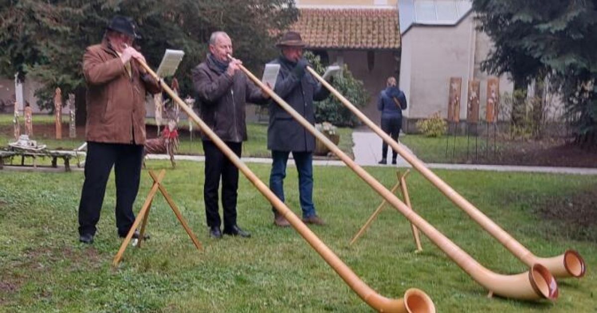 Ein "Stiller Gang in den Advent"