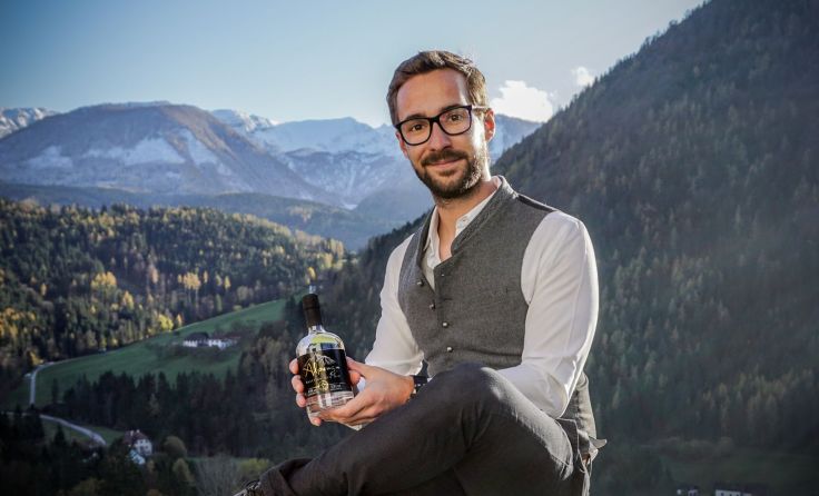 „Unser Alpengin schmeckt nach Bergen und heimischen Kräutern“