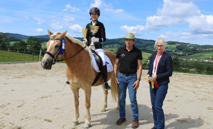 Turnierwochenende am Reiterhof Burghub: Vier Heimsiege für den ...