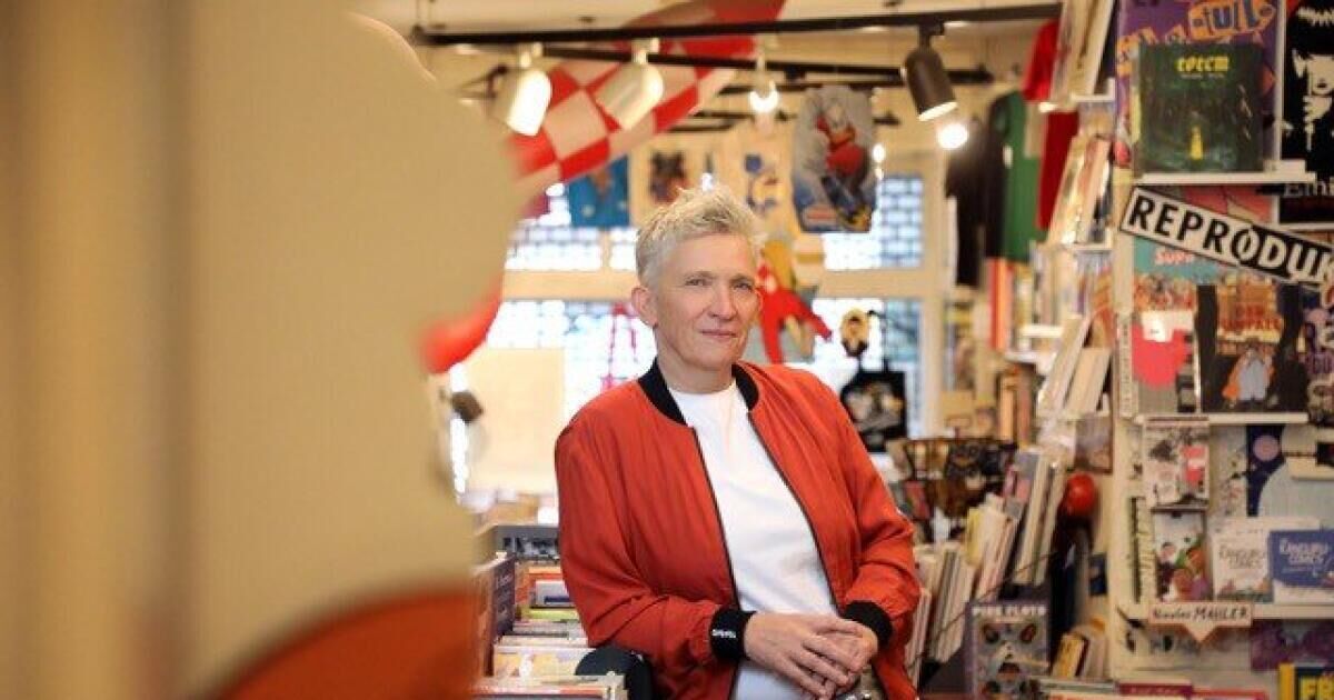 Volksschule 1 Vöcklabruck feiert Premiere ihres Schullieds