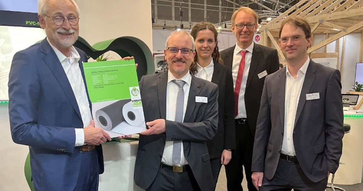 Polyfin präsentierte CO2-neutrale Dach- und Dichtungsbahnen