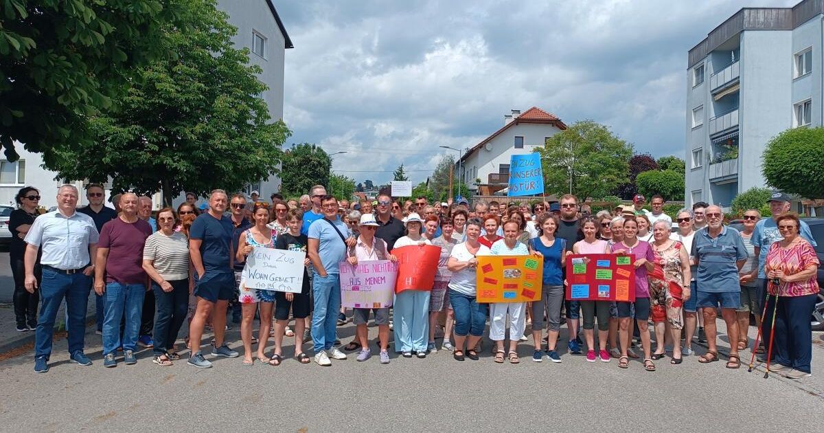 Schienenverlauf durch Gallneukirchner Dr.-Renner-Straße stößt bei ...
