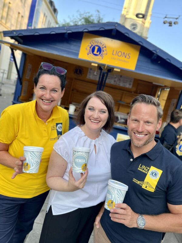 Lions Club Linz-Danubius: Eistee und Eis beim Pflasterspektakel für den guten Zweck