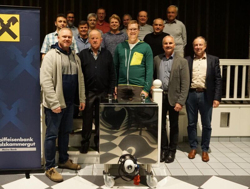 Freude über neues Desinfektionsgerät bei Vorchdorfer Imkern