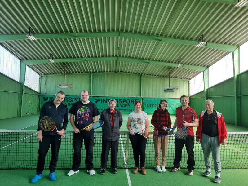 Sozialdienst Mostviertel: Klienten durften sich im Tennis üben