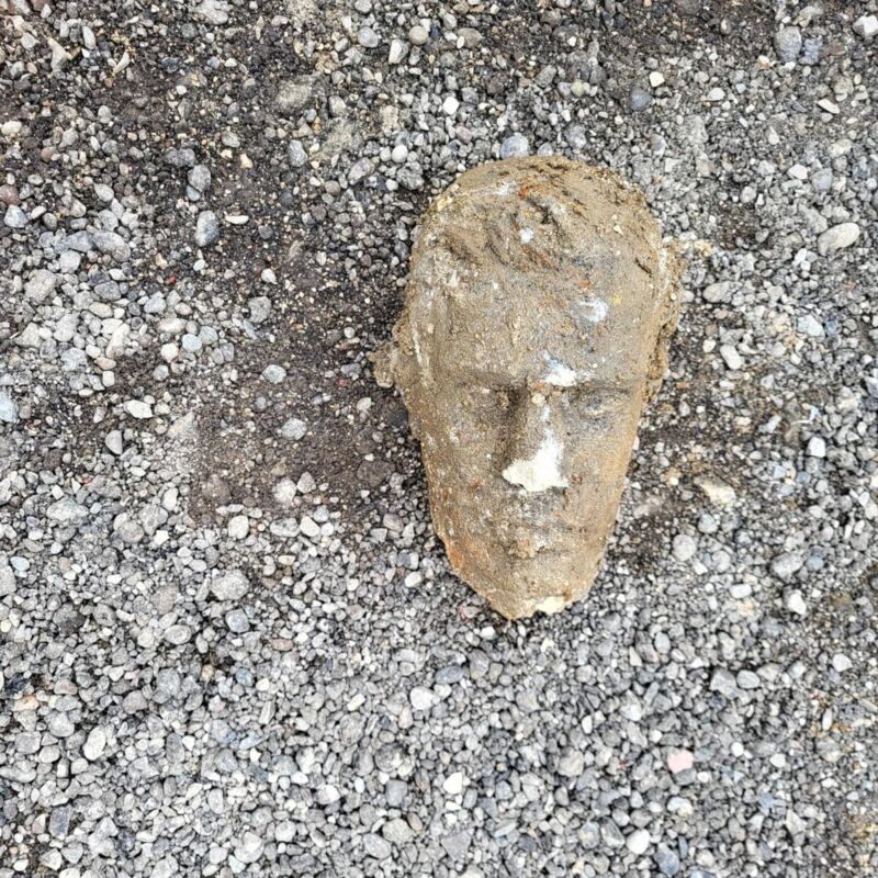 "SA-Mann": Kopf von NS-Statue bei Umgrabungsarbeiten gefunden
