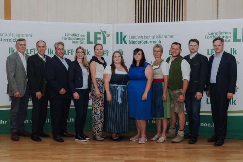 Ländliches Fortbildungsinstitut: 6 neue Absolventen aus dem Bezirk ...