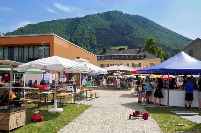 Begeisterte Besucher beim Mollner Marktfest