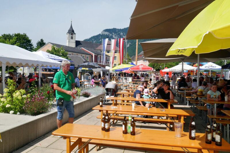 Begeisterte Besucher beim Mollner Marktfest