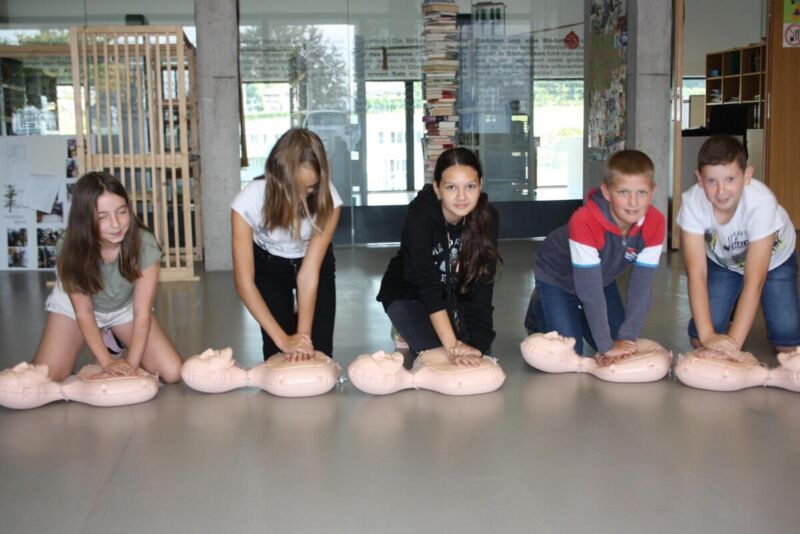 Grieskirchner Schüler lernen Reanimation