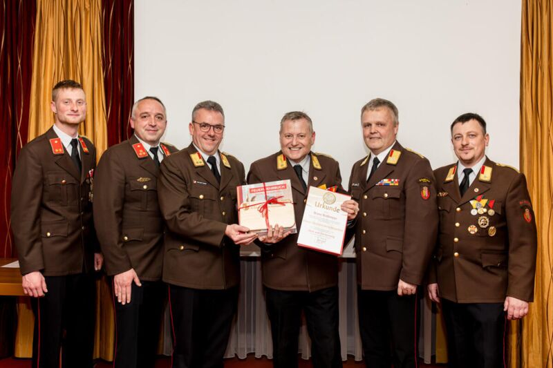 Hohe Auszeichnung für Feuerwehr-Funktionär