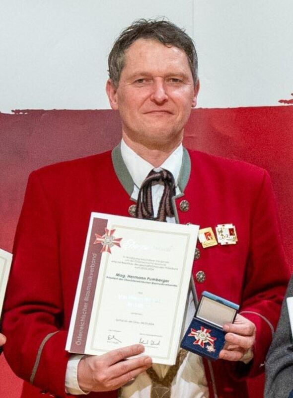 Pumberger ist Ehren-Bezirkskapellmeister von Grieskirchen