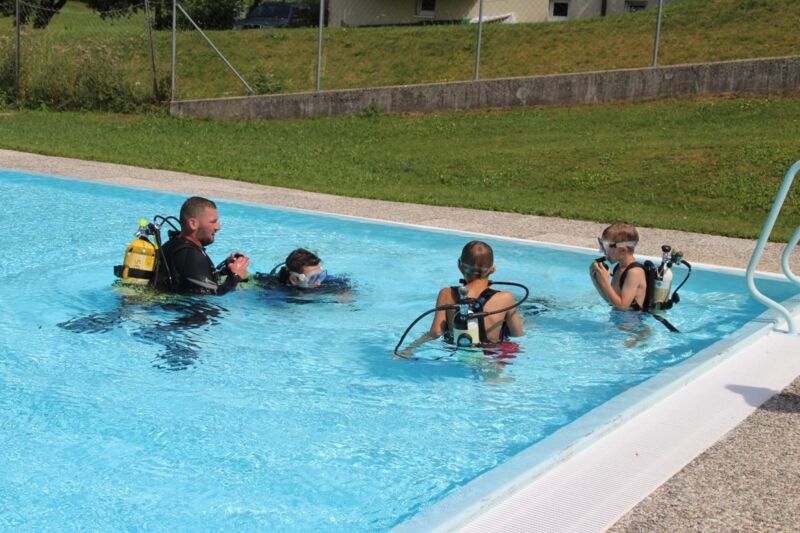 Großes Familienfest: Jack the Busch singt mit Kindern