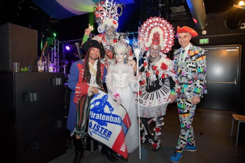 Fasching am Höhepunkt: Piratenball im Linzer Posthof