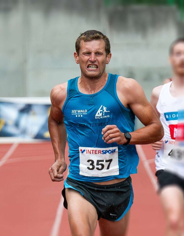 Traunsee Halbmarathon: Landesmeistertitel für Athlet vom LC Sicking