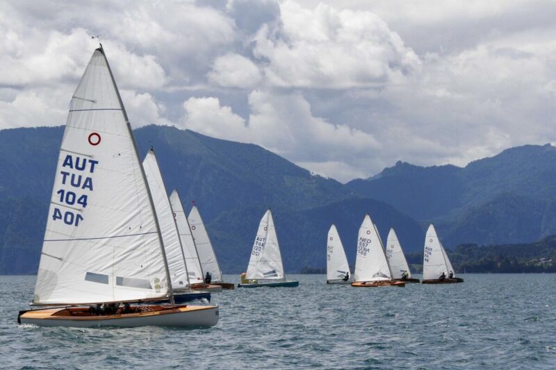 Erfolgreiche Schwerpunktregatta der O-Jollen am Attersee