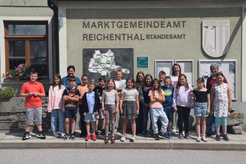Reichenthal: Volksschüler auf Erkundungs-Tour durch die Gemeinde