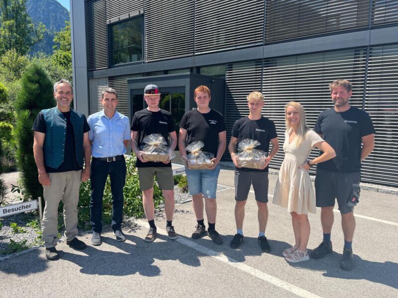 Firma Bruckschlögl ehrt erfolgreiche Lehrlinge