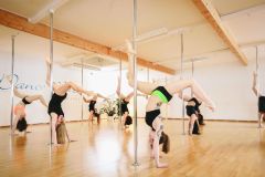 Workout an der Stange ist schon für Kinder geeignet