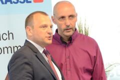 Midisage: Martin Burian zeigt violette Bilder