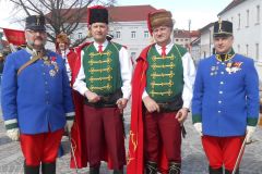 Der Kaiserin ergeben