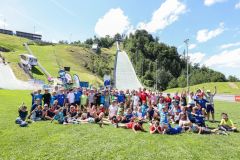 Heimsieg für Manuel bei der Kindervierschanzentournee in Hinzenbach
