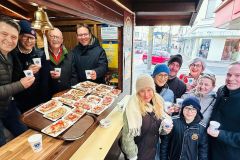 Lions Glühmoststand für guten Zweck in Amstetten
