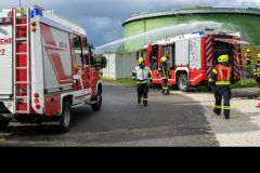 23 Feuerwehren aus fünf Bezirken übten Brand bei Rohöl-Tanklager
