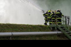 23 Feuerwehren aus fünf Bezirken übten Brand bei Rohöl-Tanklager
