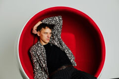 "Golden Days": neues, düsteres Album eines Geboltskirchners