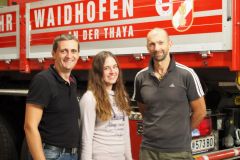 Nadja Schmid als neues Mitglied bei der Feuerwehr Waidhofen begrüßt