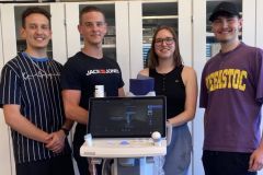 HTL Leonding bekommt Ultraschallgerät geschenkt