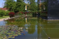 Schnüre über Teich in Wels-Vogelweide sorgen für heftige Kritik
